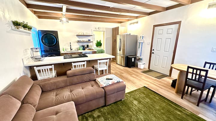 Modern Cozy Retreat In Lbc - Long Beach, CA