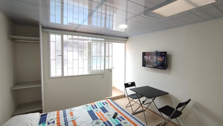 Centro Comercial/900 Mb/ Clínicas /Universidades - Cota