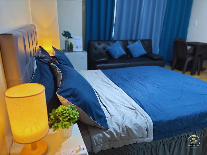 Manhattan Staycation W/ Balcony Near Araneta Cubao - Cuba