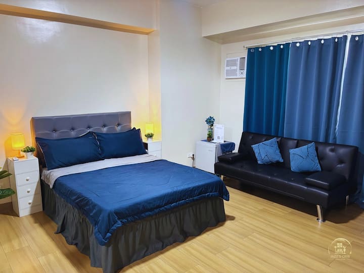 Manhattan Staycation W/ Balcony Near Araneta Cubao - Cuba