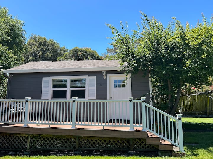 High-end Emerald Hills Studio - Woodside, CA