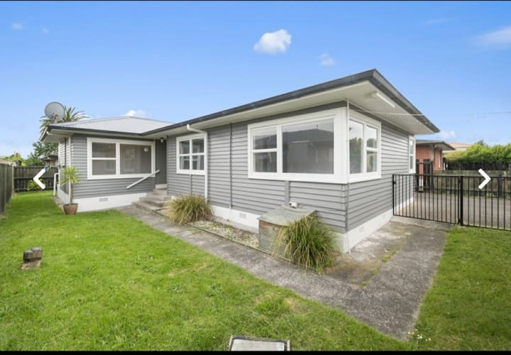 Cozy Central Rotorua 4br/2bath - 로토루아