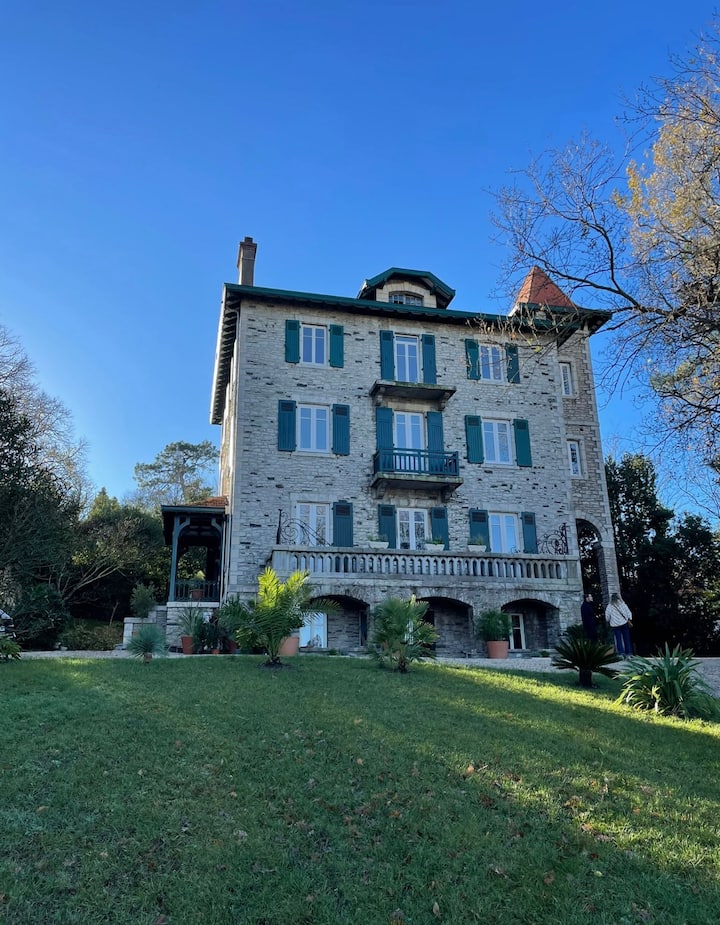 Magnifique Studio Terrasse - Maison Basque Classée - Biarritz
