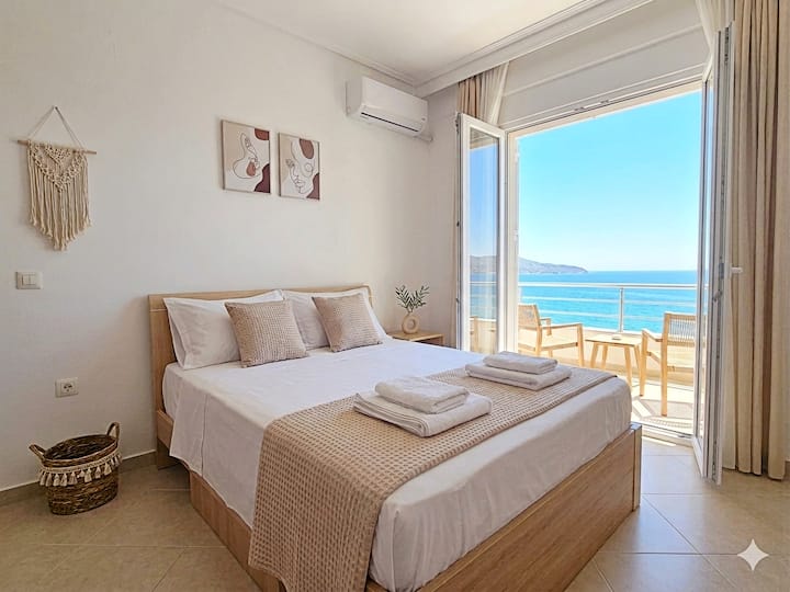 Jona's Top-floor Oasis - Sarandë