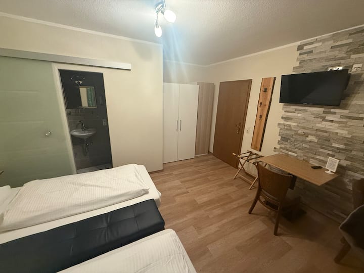 Zimmer Mit Wc Und Mini-küche - Bensheim