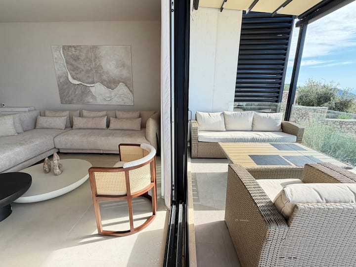 Monkey Beach Luxury Villa - Dhërmi