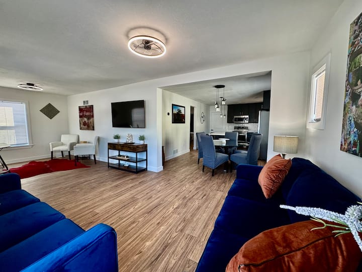 Modern 2br Bungalow - Downtown Adjacent - Columbia, MO