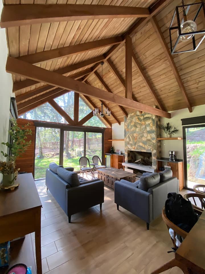 Casa Albero, Cabaña Moderna - Tecpán Guatemala