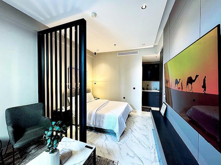 B6| Studio | 80” Smart Tv. Private Entrance. - Riyadh