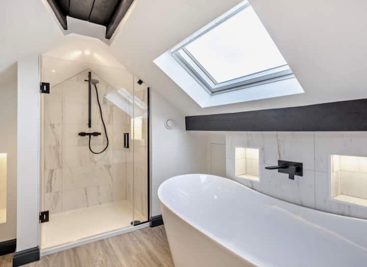 Brand New Luxury Penthouse In Heart Of Knutsford - Knutsford