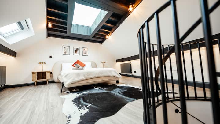 Stylish Spacious Penthouse In Knutsford Centre - Knutsford