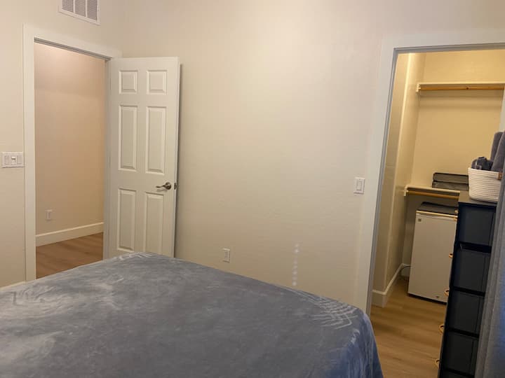 Private Bed/bath In Surprise - Glendale, AZ