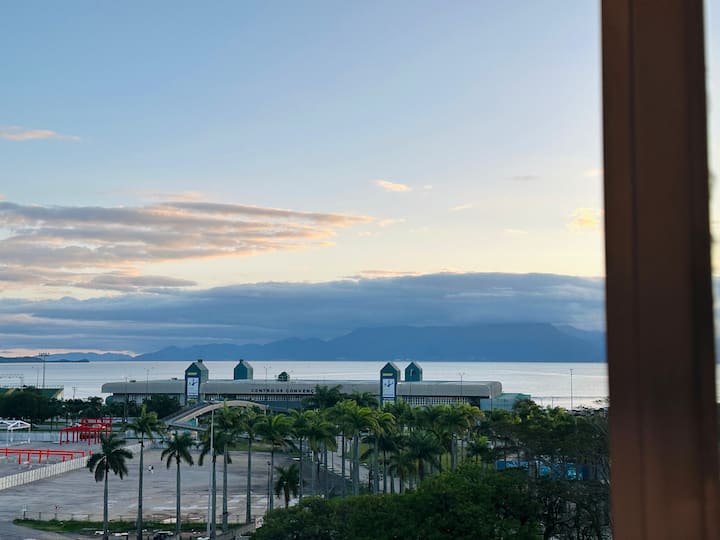Ap Vista Mar Ao Lado Da Praça Xv - Florianópolis