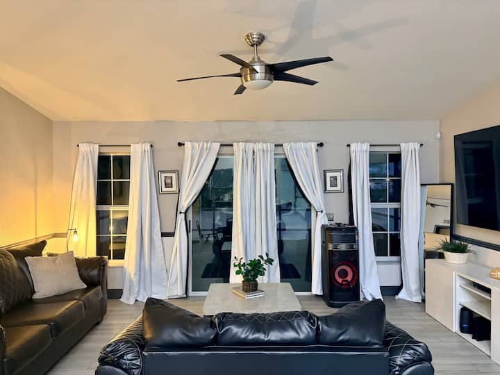 The Storybook Stay - Davenport, FL