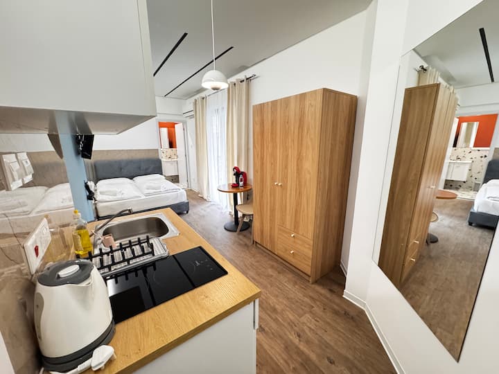 Modern Studio 8/private Kitchenette And Bathroom - Limassol