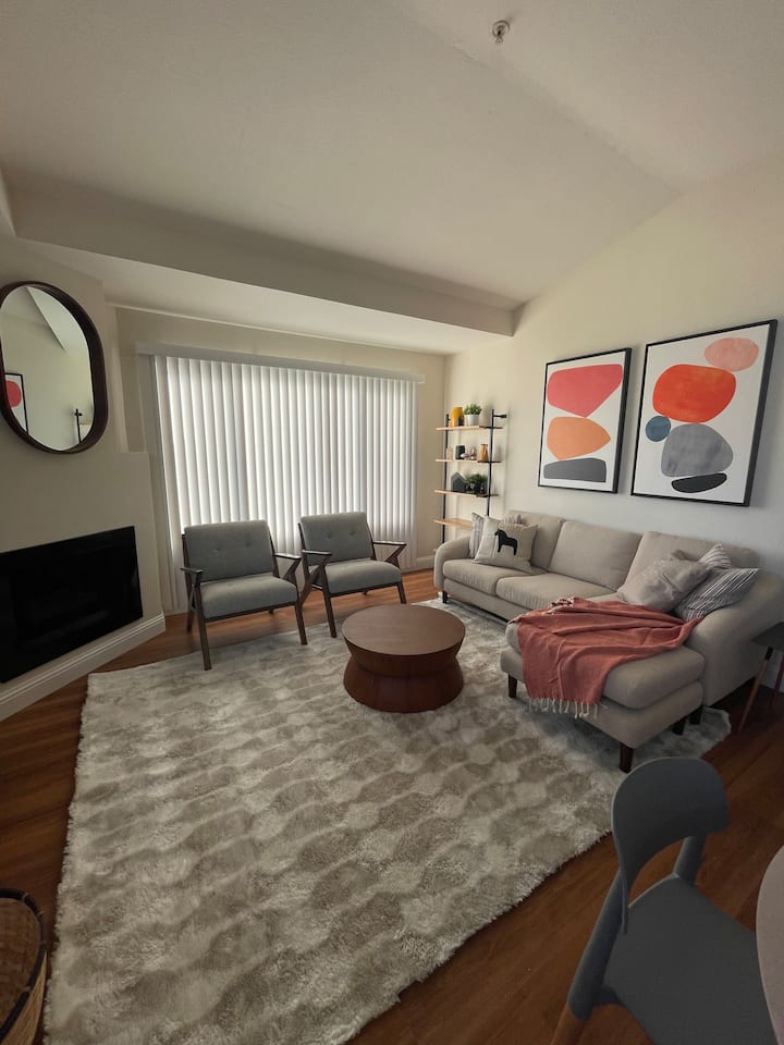 Cute Upstairs Unit Near Berkeley - El Cerrito, CA