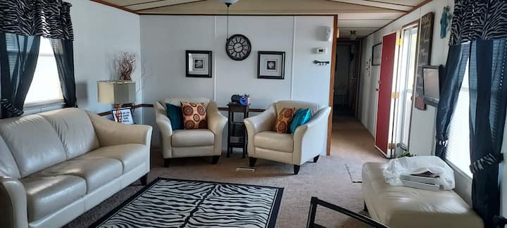 Sleeps 8, What's The Debate? Home Away From Home! - Fayetteville, NC