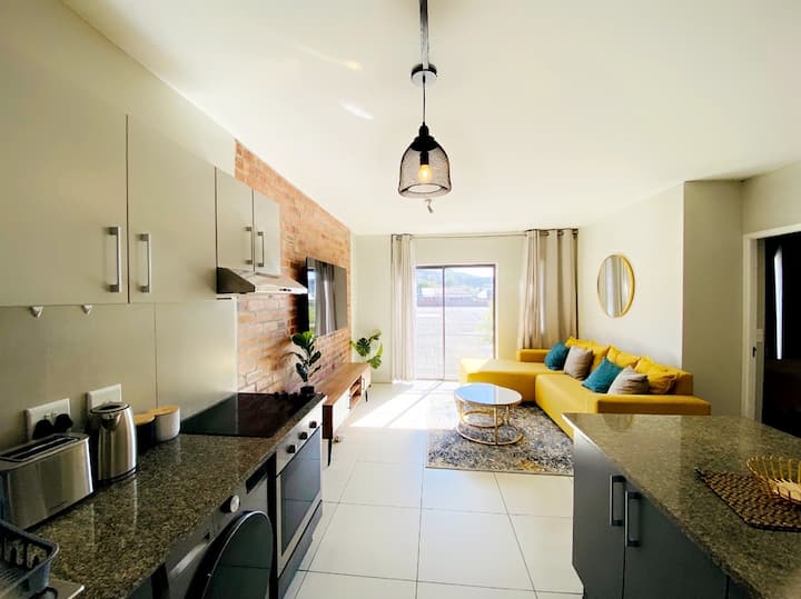 Cozy, Beautiful 2 Bed Apartment. - Cape Town