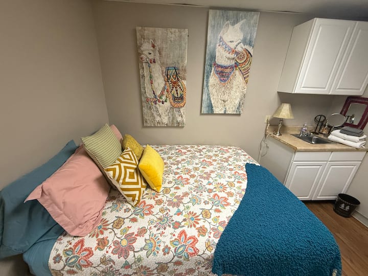 Steps From Main St Bandera, Tx: Stay Cheap #5 - Bandera, TX