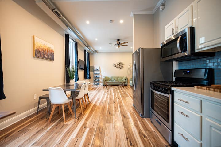Amazing 2br Retreat With Sauna & Jacuzzi - Philadelphia, PA
