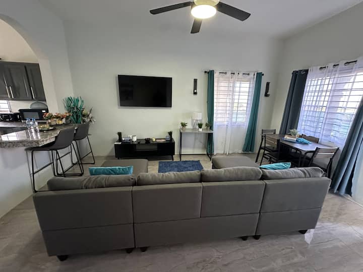 Beyondviewvilla/tropical/ Pool/starlink/solarpower - Jamaica