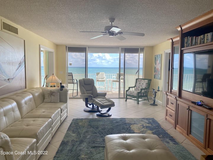 Ocean Beach Retreat! - Melbourne Beach, FL