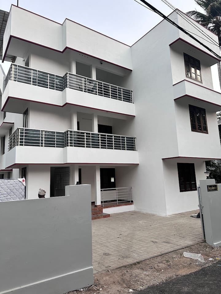 Trivi Home Stay First Floor Apartment In Kovalam - Kovalam