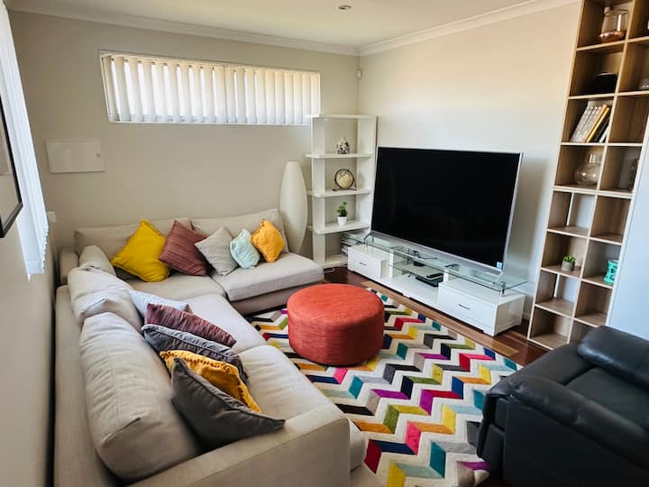 Modern Flat In Great Location! - Woodbridge
