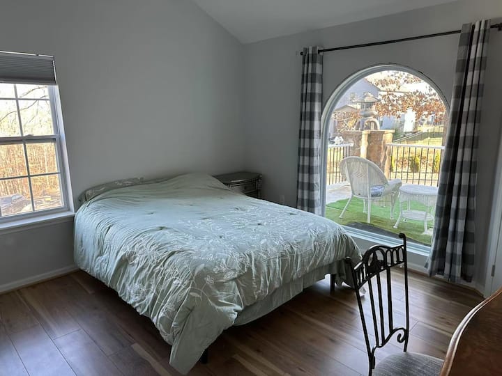 1 Bedroom With 1 Full Bathroom - Fredericksburg, VA