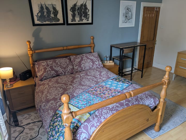 Double Room In Victorian Terrace - Leeds