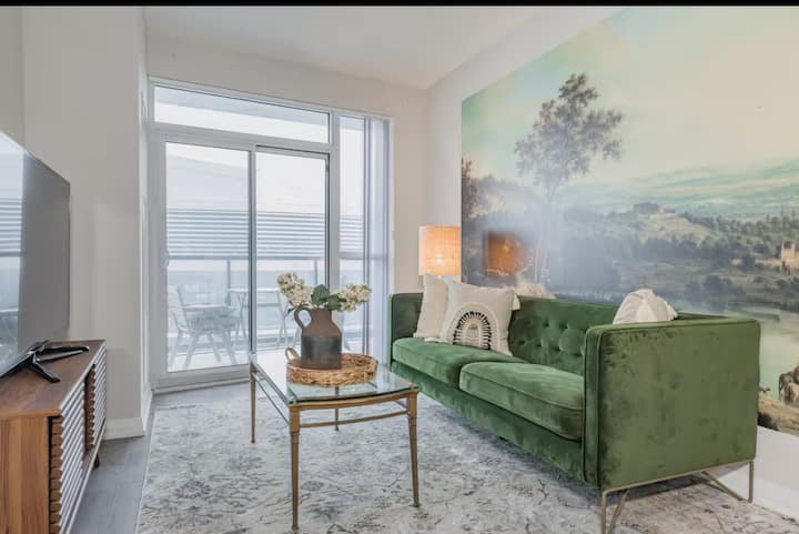 Condo In The Heartof Mississauga - Brampton