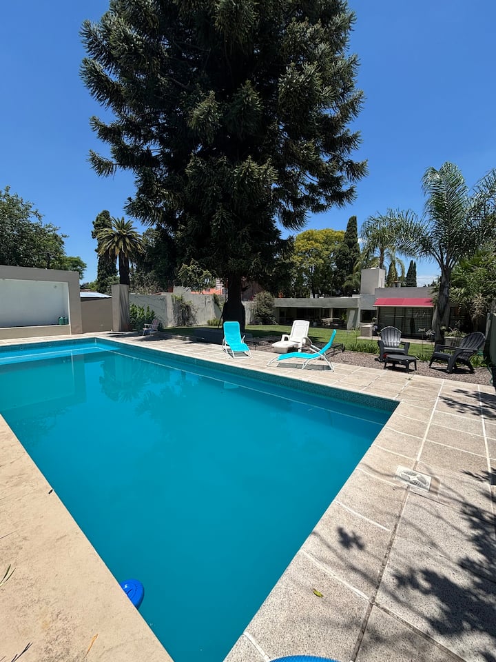 Residencia De Cateroria, Jerarquía Y Comodidad - Córdoba, Argentina