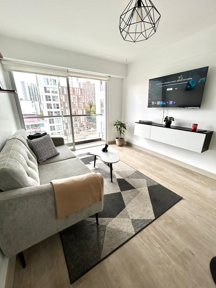 Barranco & Miraflores: City View + Pool & Gym - Peru