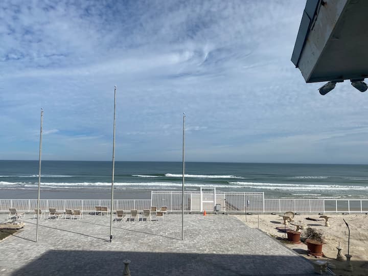 Ocean Front Jewel With Balcony - Daytona Beach, FL