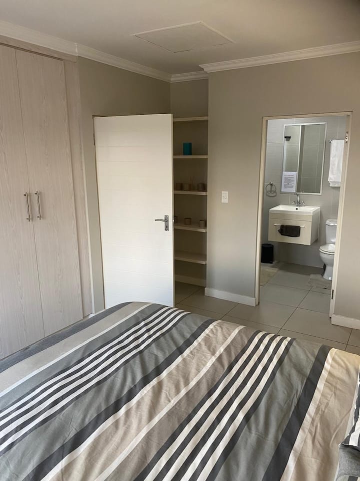 Cosy 1 Bedroom Apartment - Krugersdorp