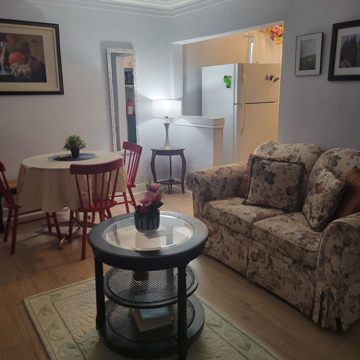 The Sunshine Suite - Welland