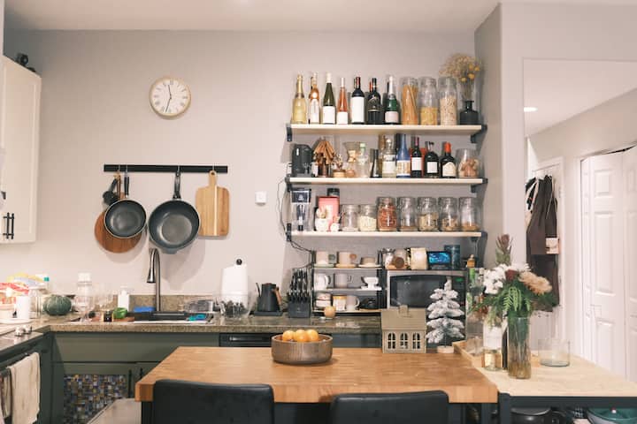 Stylish Designer Home With Patio, Parking And Gym - Berkeley