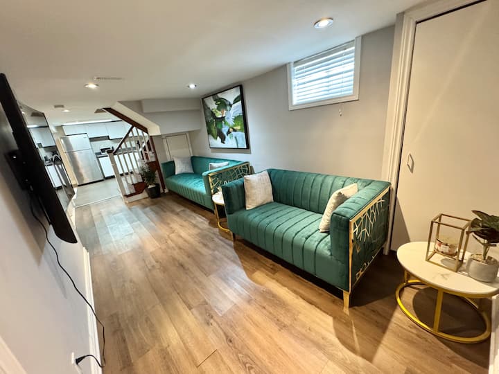 Caledonia 2br Unit W Ensuite Laundry 20-min To Dt - Toronto