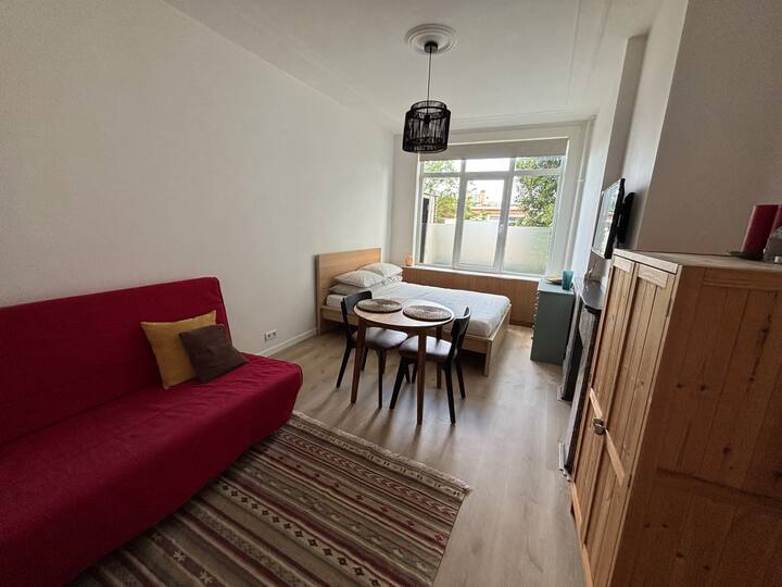 Casa Wa The Hague | Modern Studio With Balcony - Den Haag