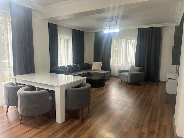 Dlk Deluxe Sabiha Gökçe’ne 5 Dk Havuz, Balkon, - Aéroport d'Istanbul Sabiha Gökçen (SAW)