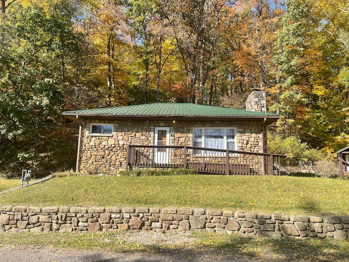 The Cozy Cottage - Camden Park, Huntington