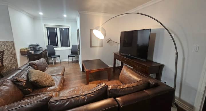 Stylish 2bedroom Suite Furnished - Burlington