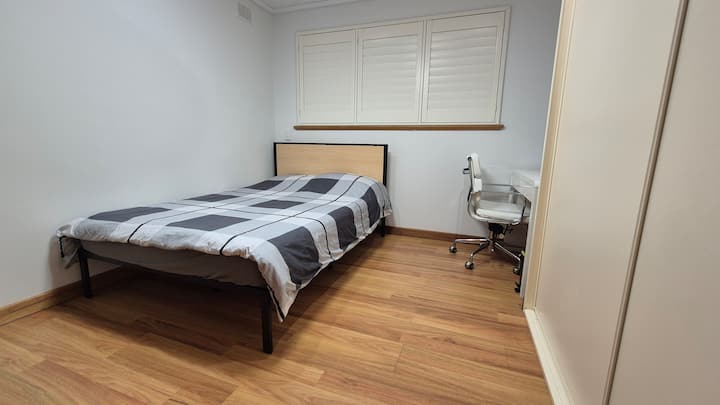 Double Bed With Dedicated Bath - ブラックウッド