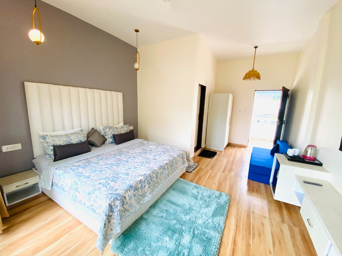 White room - Flats for Rent in Morjim, Goa, India - Airbnb