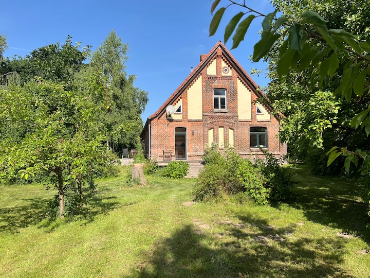 Großzügiges Bauernhaus Mit Sauna & Großem Garten - Parchim
