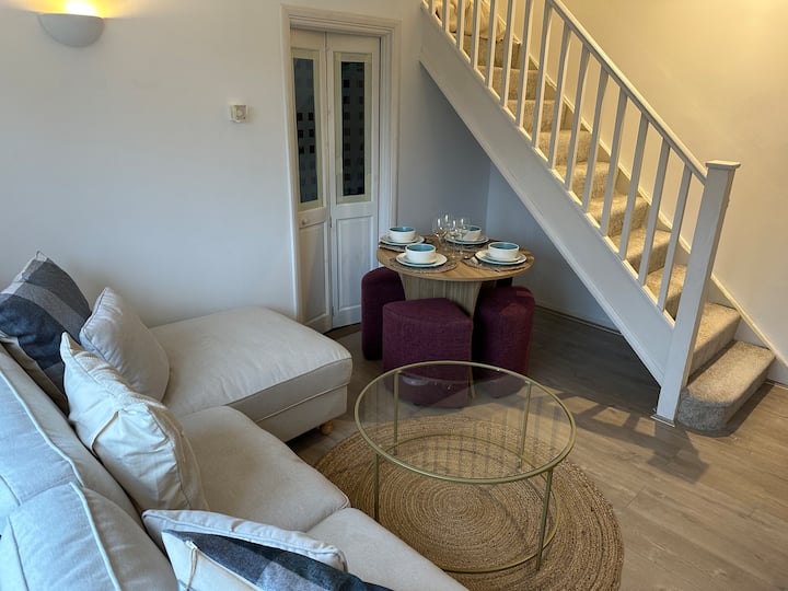 The Little Crookham House - Farnham