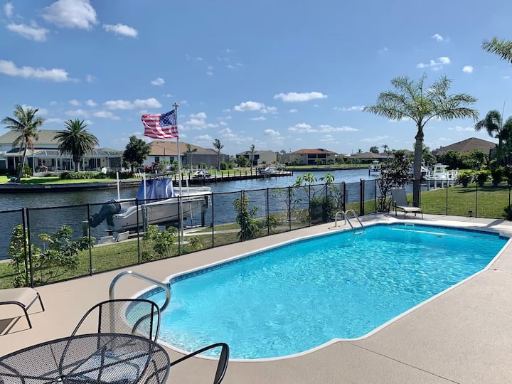Punta Breeze - 2br/2.5ba Waterfront Apt With Pool - Punta Gorda, FL