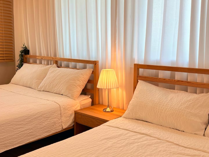 [Newopen]합법숙소|단체숙소방3개퀸침대4개|무료픽업비지원|짐보관가능|감성숙소| - Busan