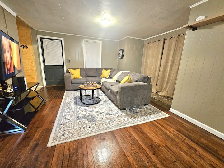 Charming 3br House In Oneonta - Oneonta, NY