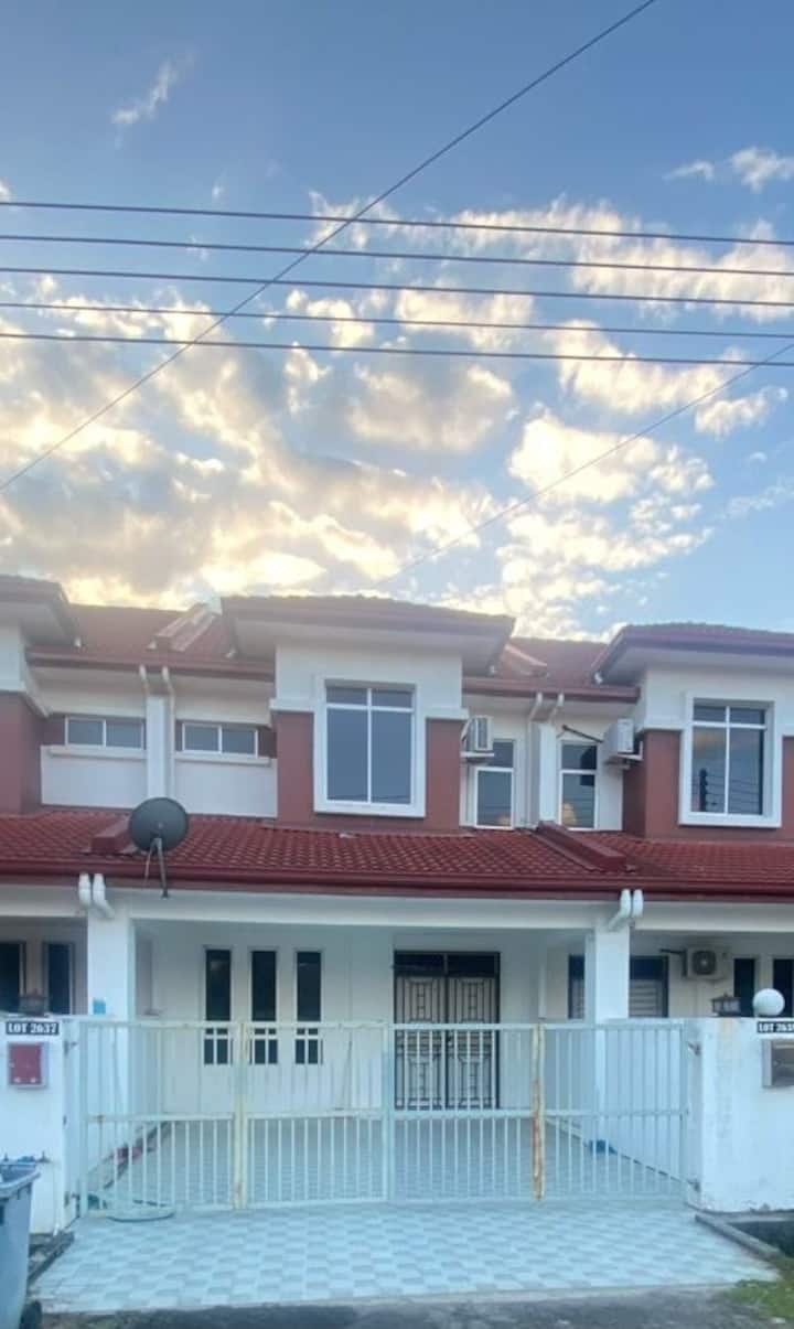 Azmie Homestay - Limbang